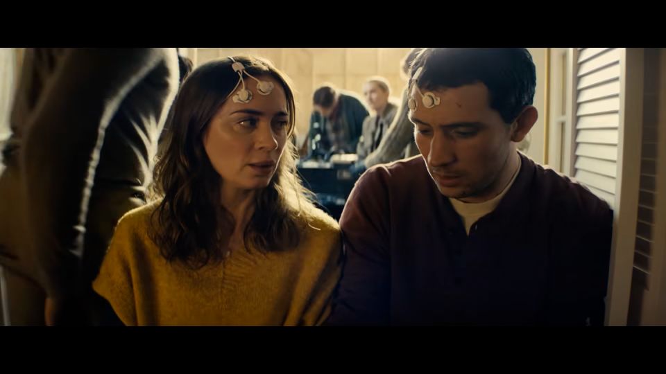 Hollywood Minute: Emily Blunt on the first time she read 'Disclosure Day'