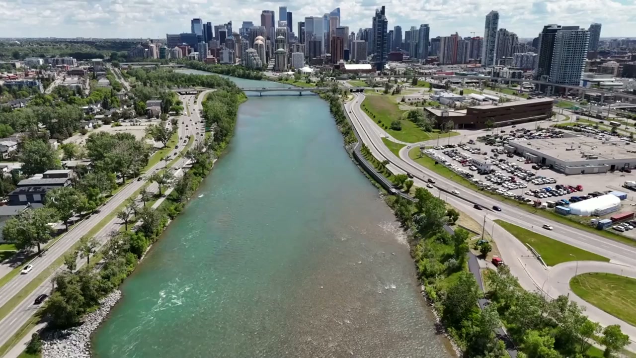 Calgary, Canada: Drone tour of modern western city