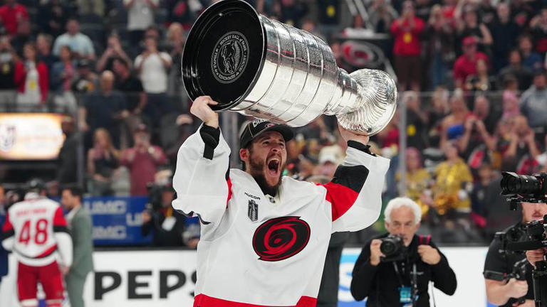 SI:AM | Hurricanes snap two-decade Stanley Cup drought behind unlikely hero