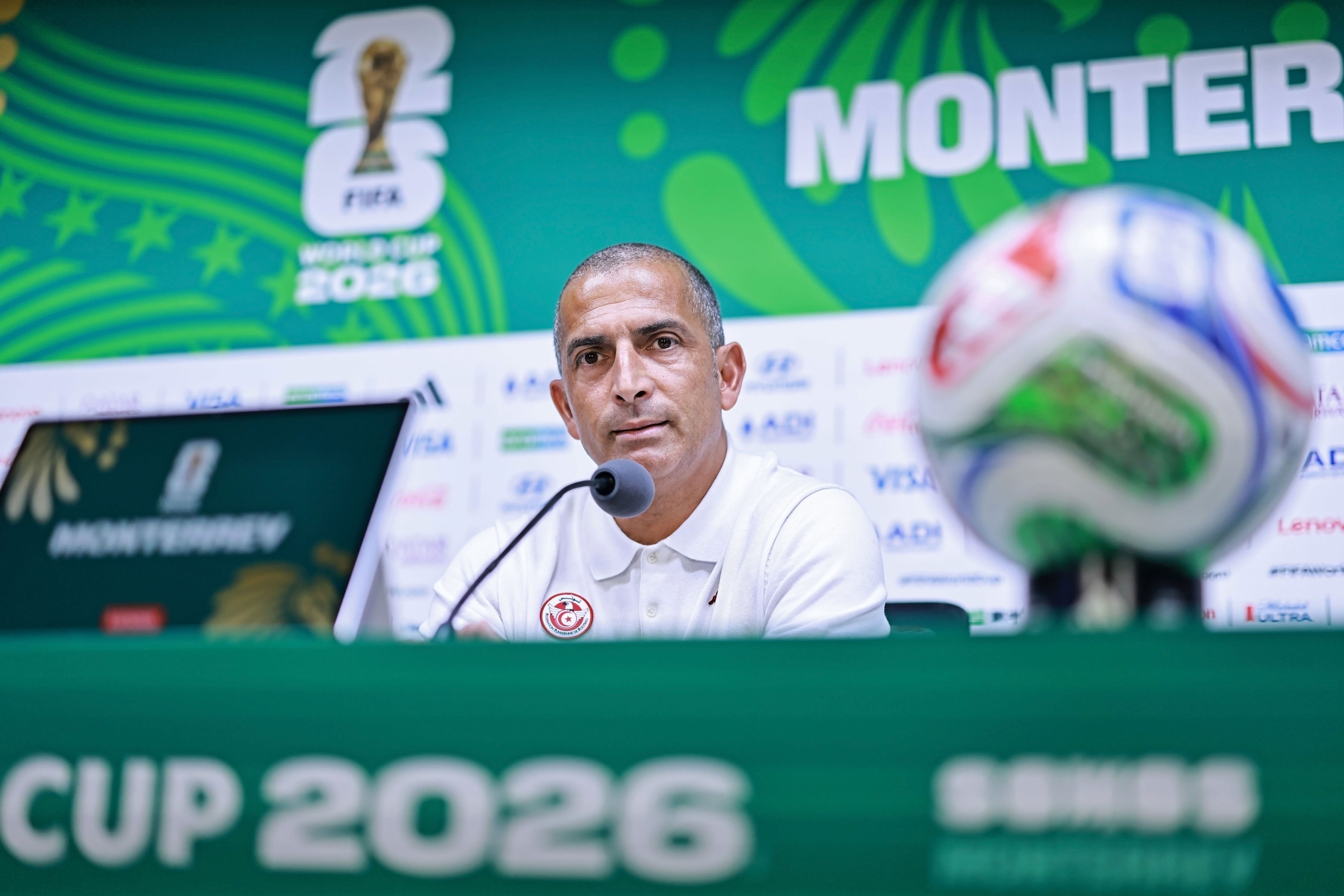 Bom barst bij Oranje-opponent: bondscoach ontslagen na vechtpartij in hotel
