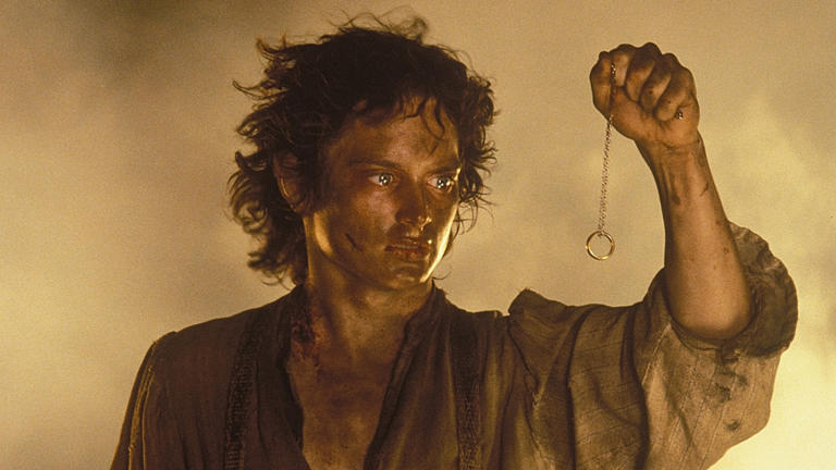 11 years after LOTR ended, Elijah Wood starred in another near-perfect ...