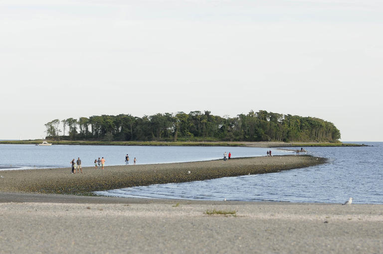 Five people rescued from Long Island Sound near CT state park after ...