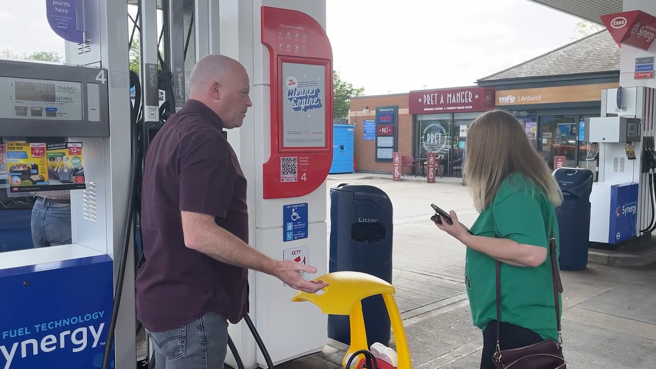 Confused driver asks strangers to fuel their mysterious car