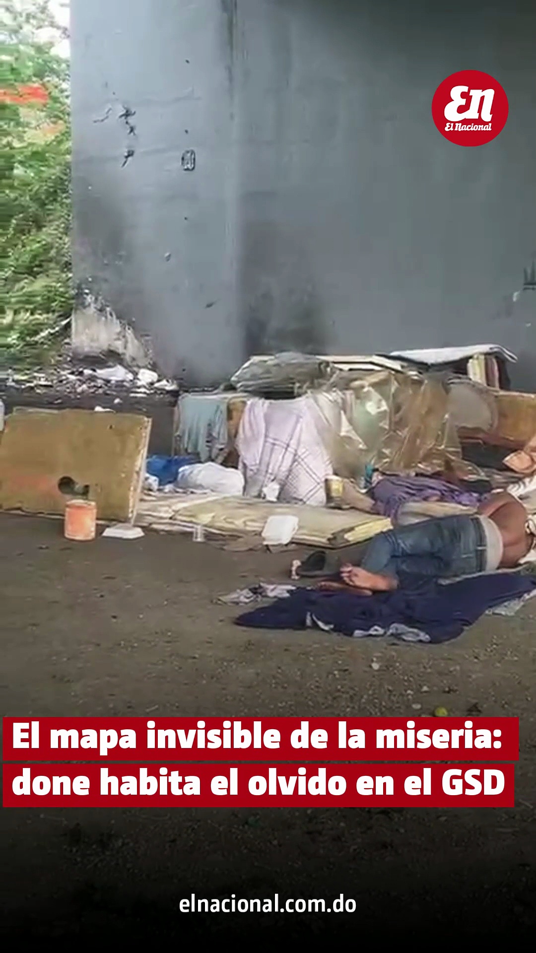 Entre basura y humo: la cruda vida de los sin techo que habitan las ...