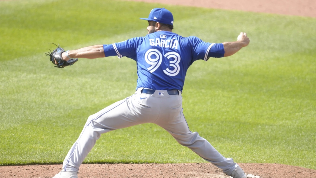 Blue Jays pursue trade options as García nears possible return