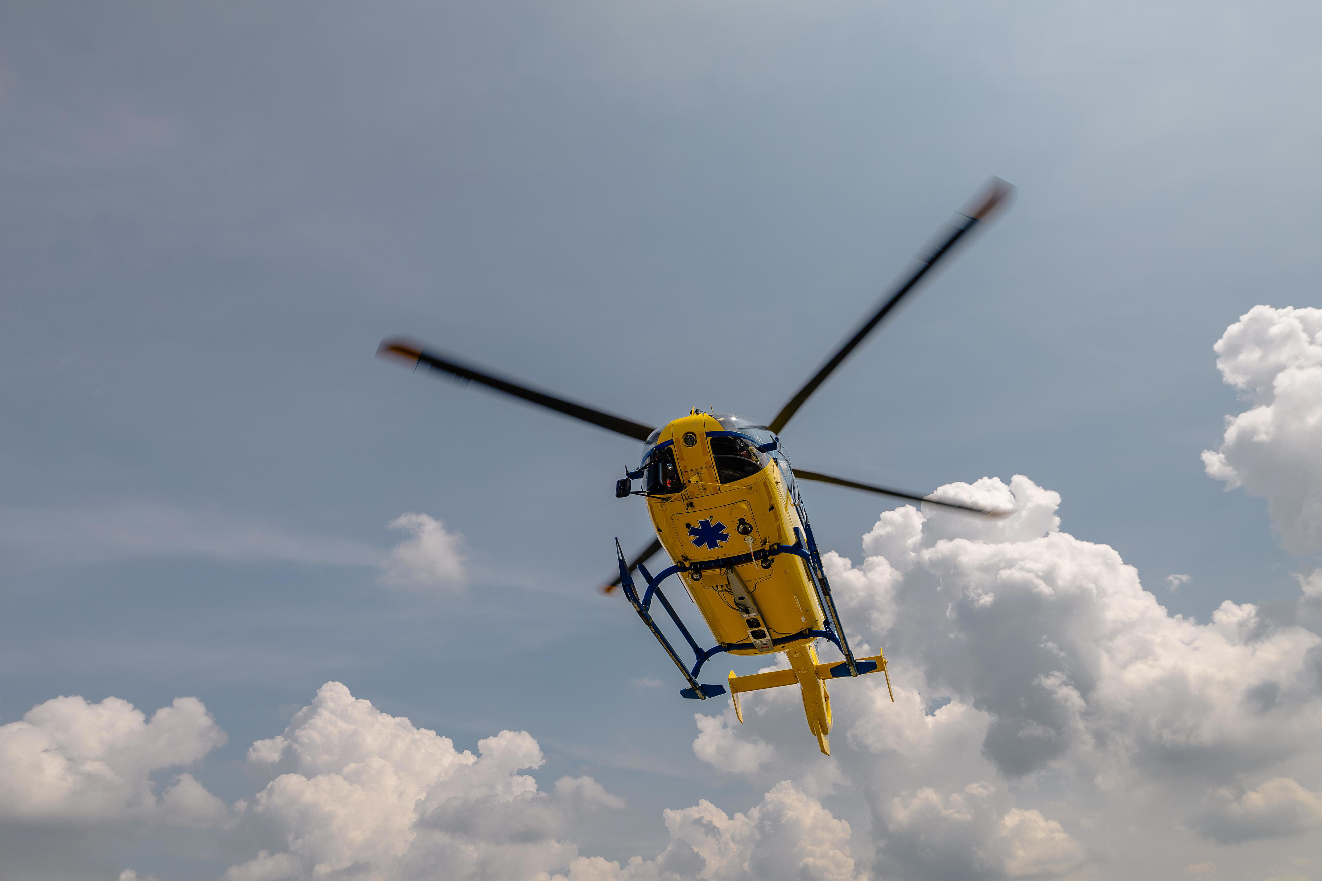 Four injured after helicopter crashes in South Florida