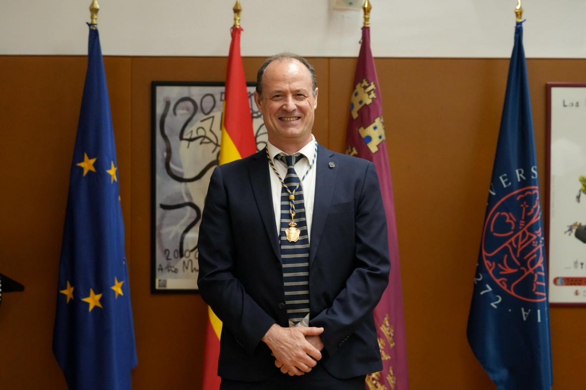 Francisco Esquembre, investido nuevo decano la Facultad de Matemáticas ...