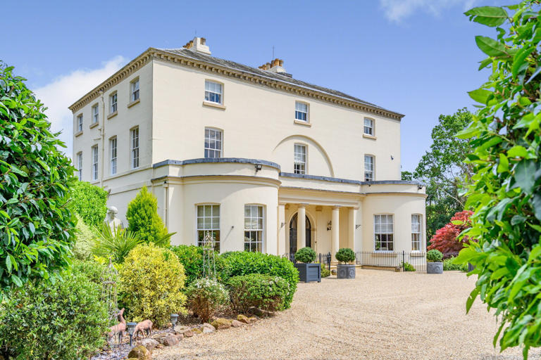 Country house where Churchill met Charles de Gaulle in WW2 for sale for ...