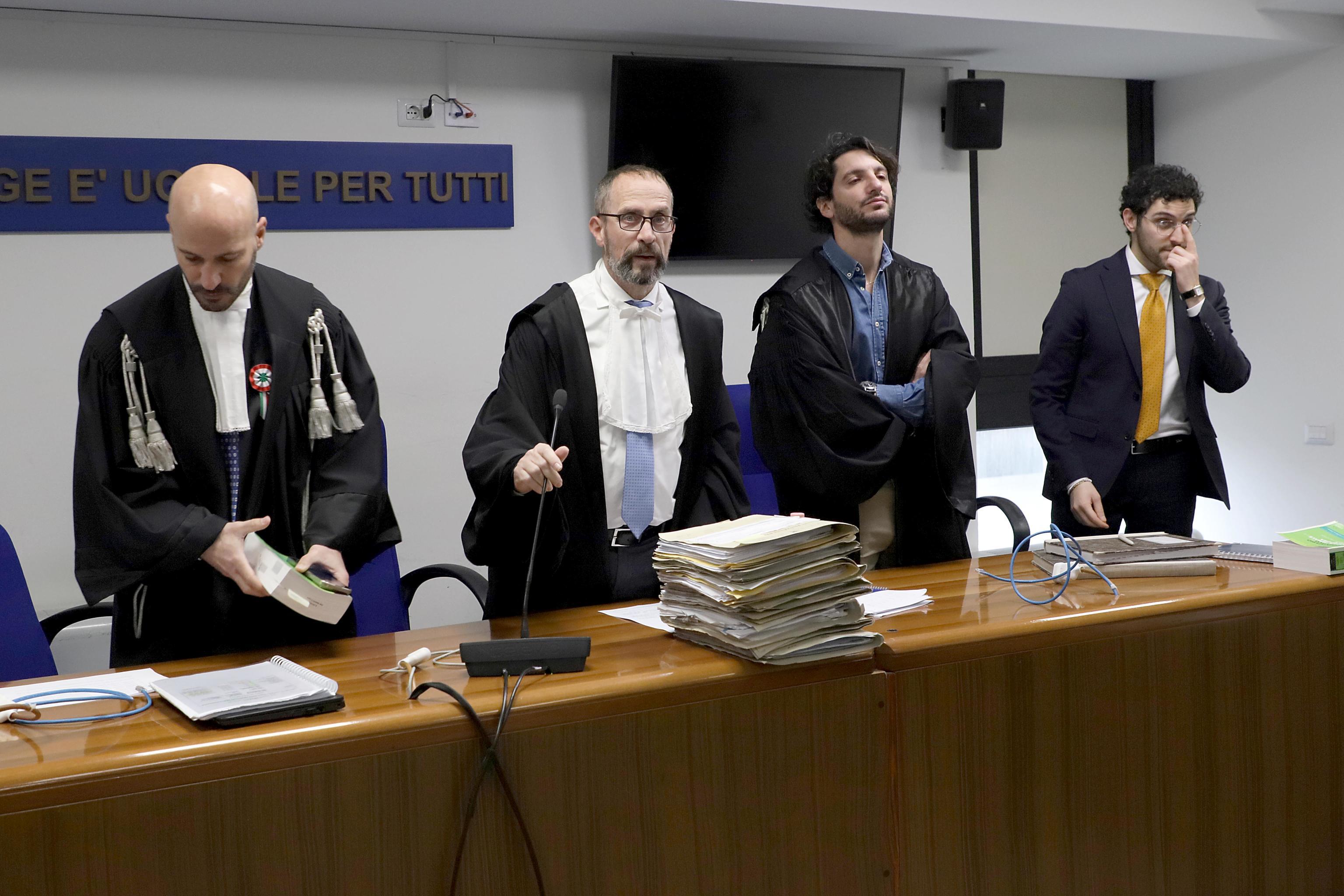 PM non descrivono reato, non c'è la riorganizzazione del partito fascista