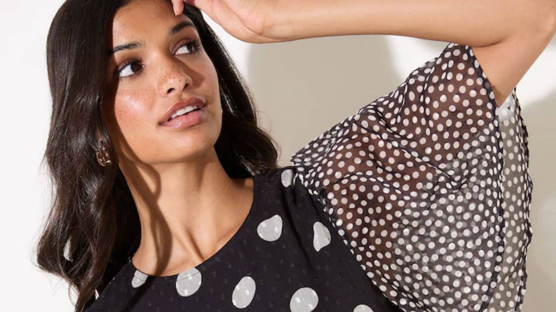 12 stylish tummy flattering dresses for women over 40: Expert stylist ...