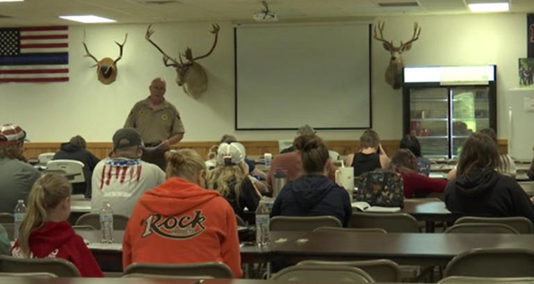 DNR hosts boater safety class
