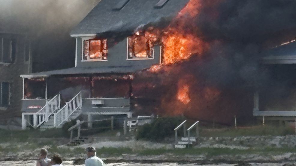 Wells Beach house fire sends thick smoke into the air