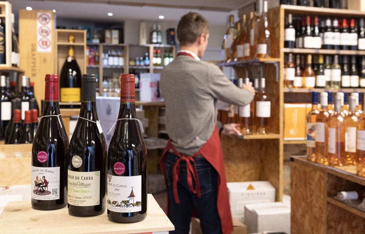 Tarif douanier : Trump menace le vin français d’une taxe à 100 % si ...