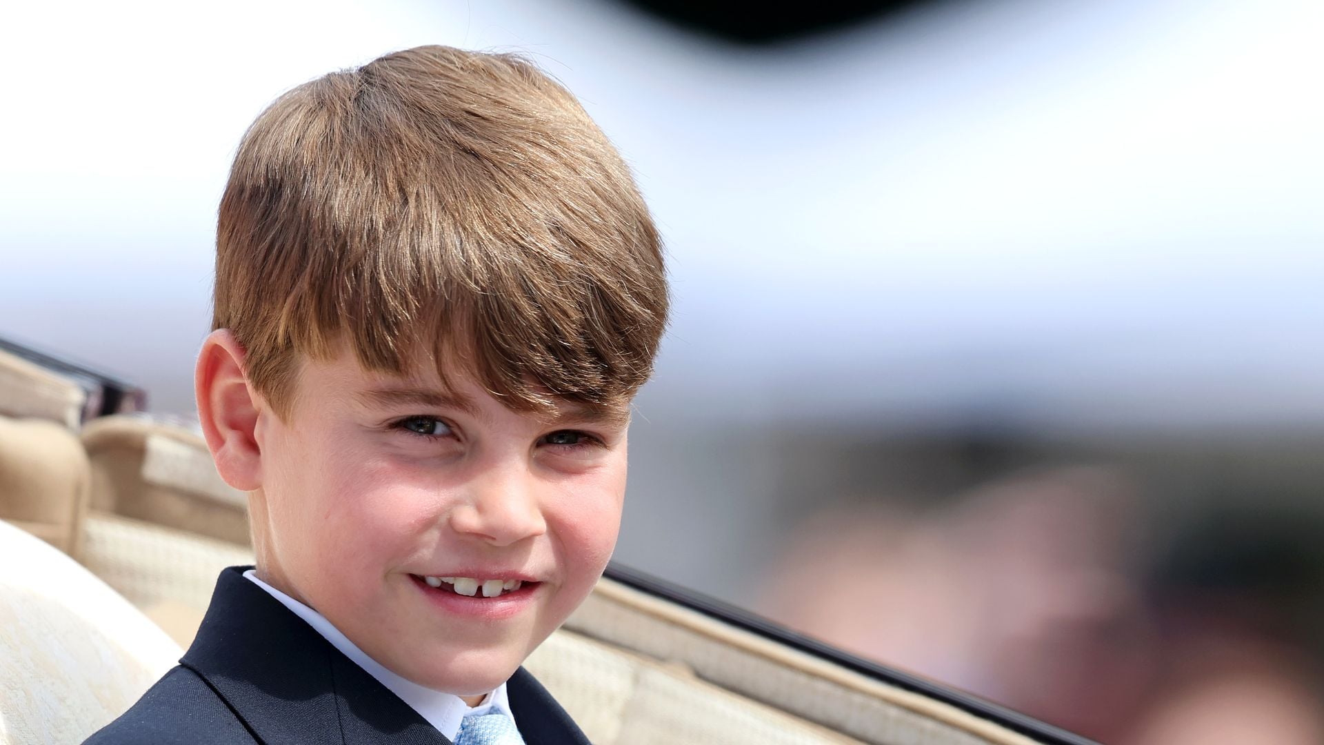 Stufig: Hat sich Prinz Louis selbst die Haare geschnitten?