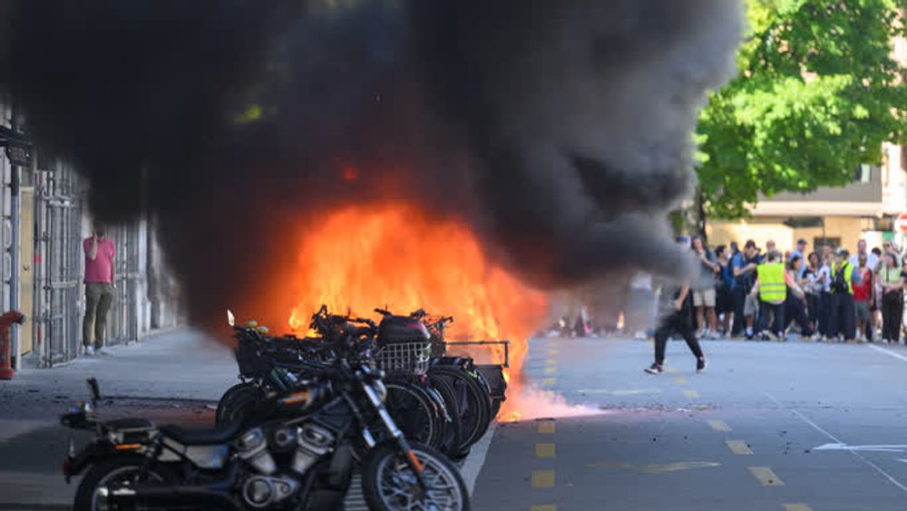Protests against the G7 summit end in riots