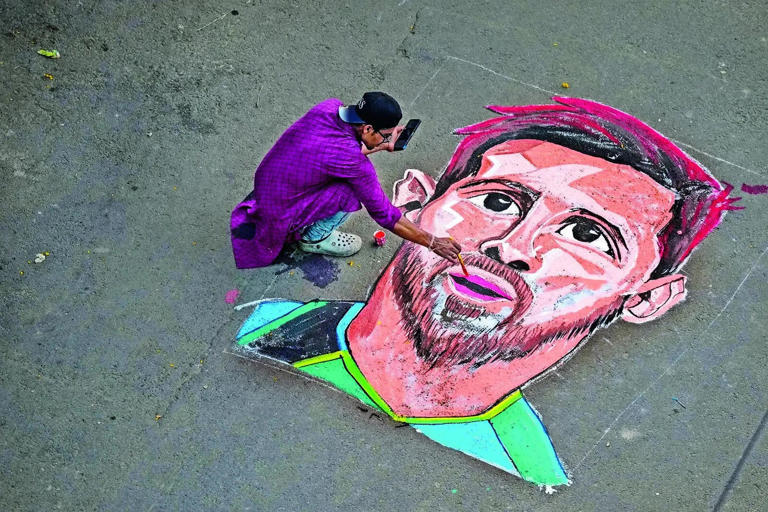 Football fans paint Kolkata lanes in colours of the World Cup teams