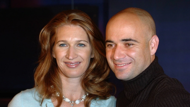 Zum Geburtstag von Steffi Graf postet Ehemann Andre Agassi Kussbild
