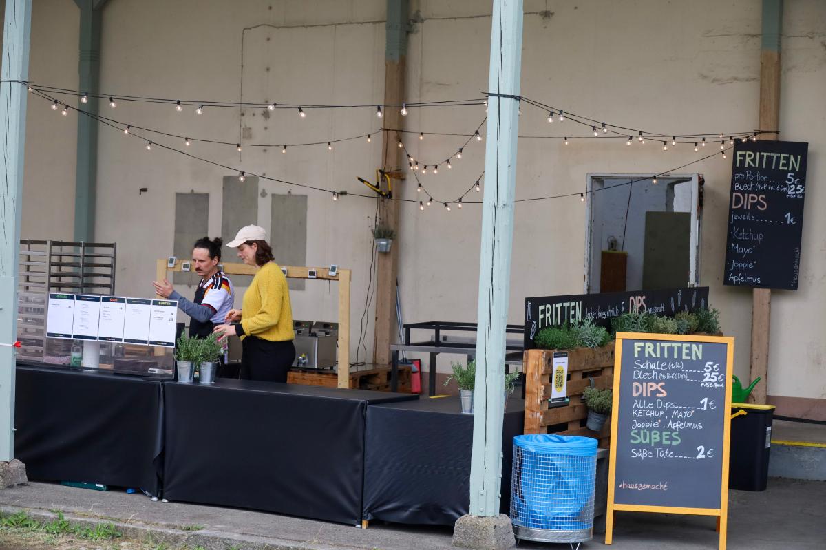Pünktlich zur WM 2026: Neuer Biergarten öffnet auf Rotag-Areal in Karlsruhe