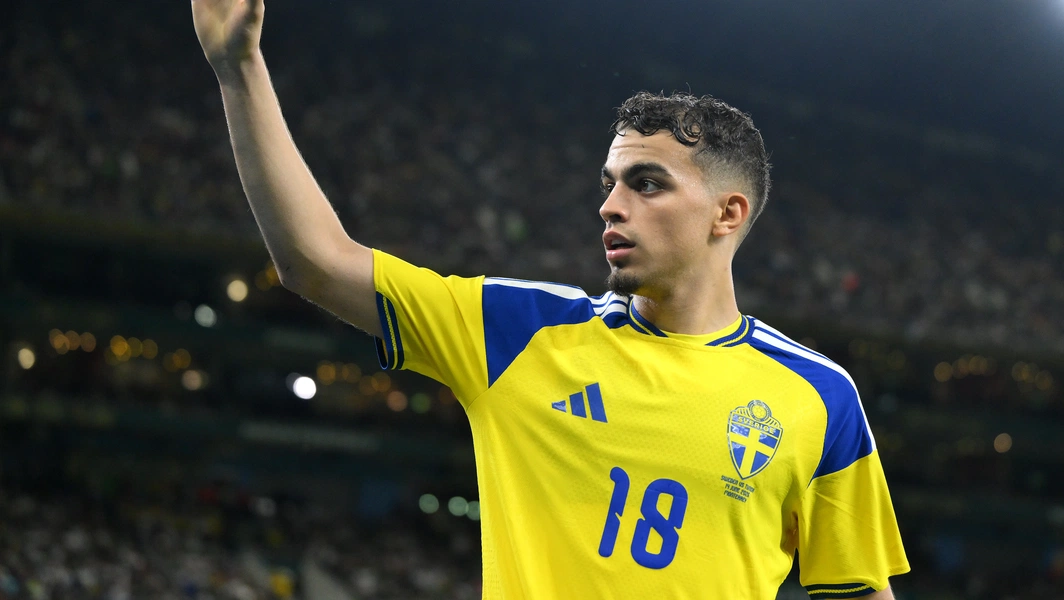 Ayari’s muted celebration highlights heritage in Sweden’s 5-1 win