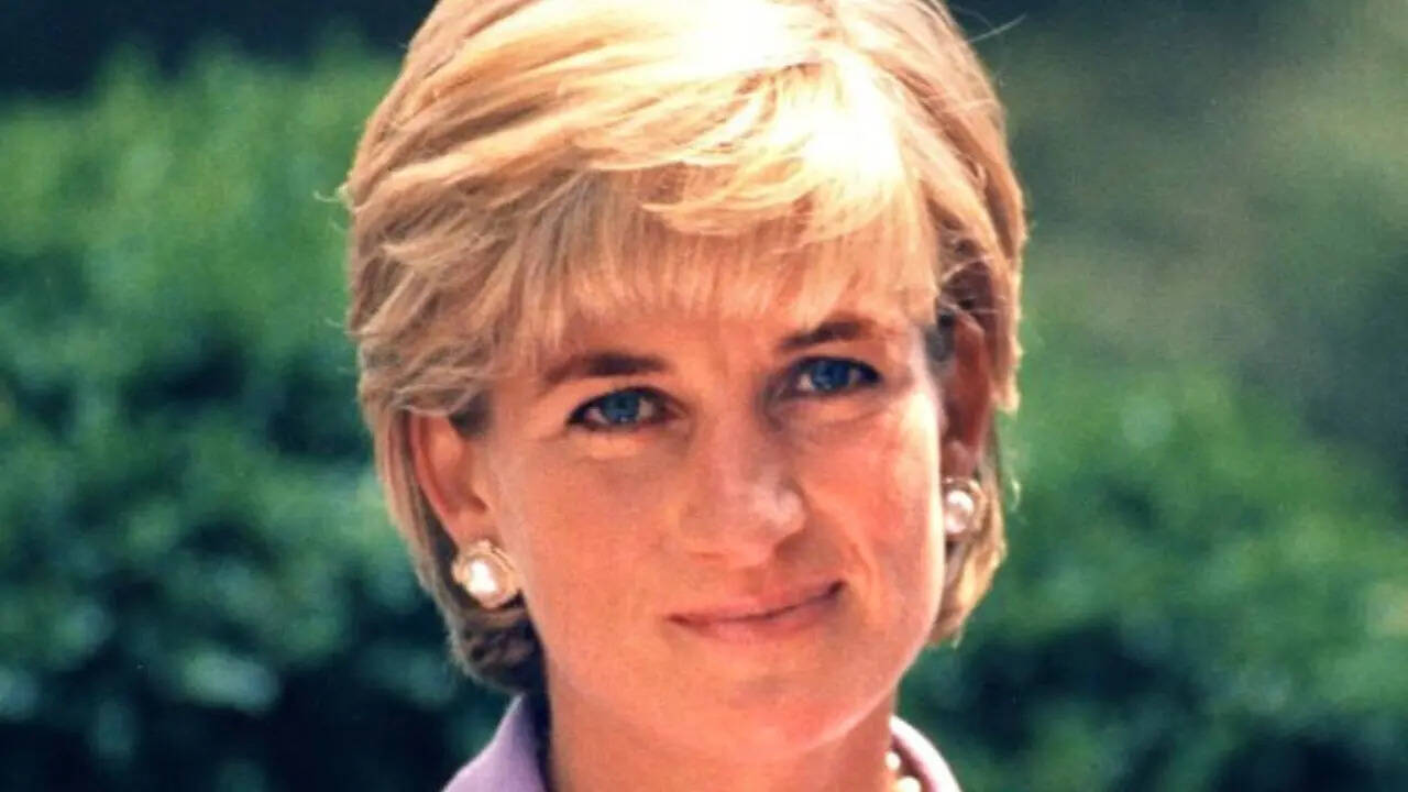 Quote of the day by Princess Diana: “Carry out a random act of kindness ...
