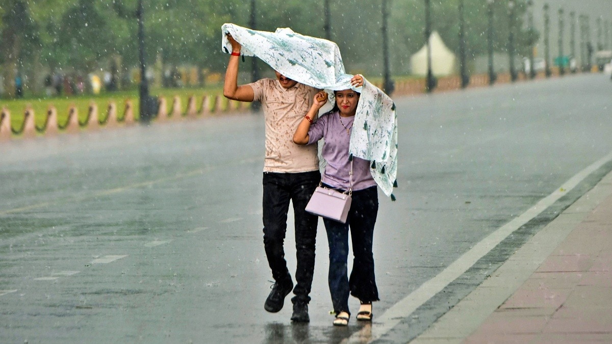Dust storm sweeps Delhi-NCR as IMD warns of thunderstorms, rain and ...