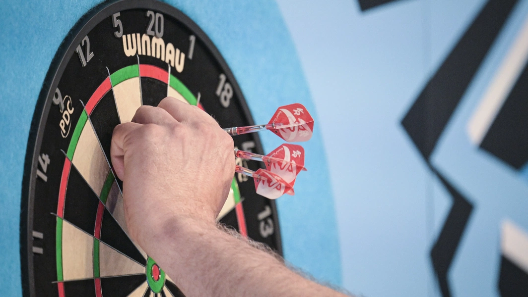 Gary Anderson slams PDC's new Blade X dartboards