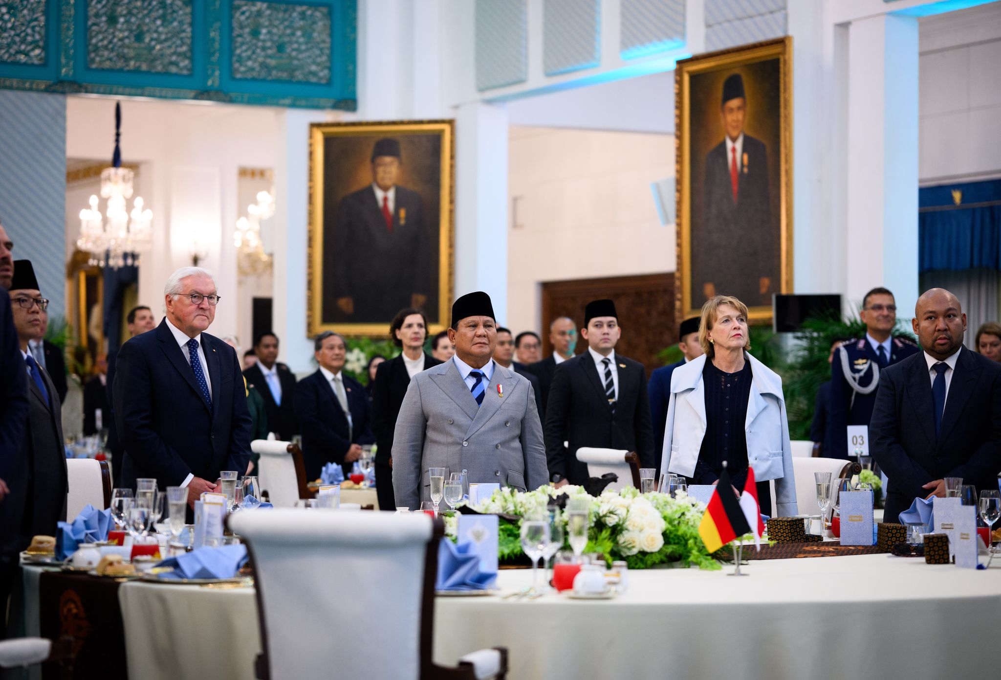 Indonesian leader breaks into song as he hosts German president