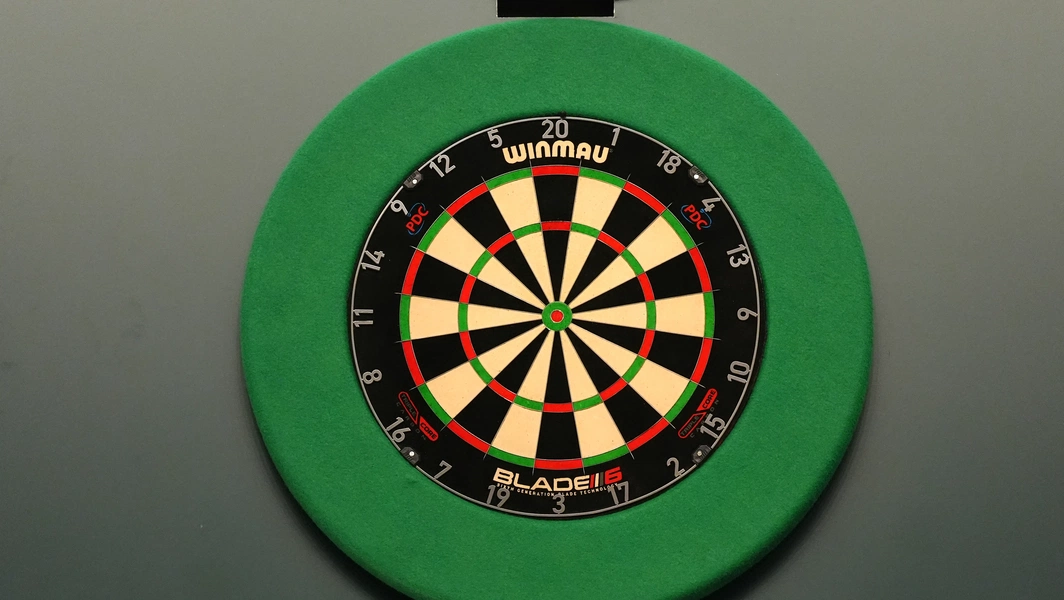Gary Anderson slams PDC's new Blade X dartboards