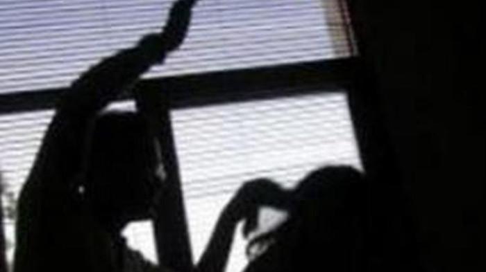 Dosen UNM dilaporkan mertuanya KDRT, ancam bunuh istri, ibu korban ...