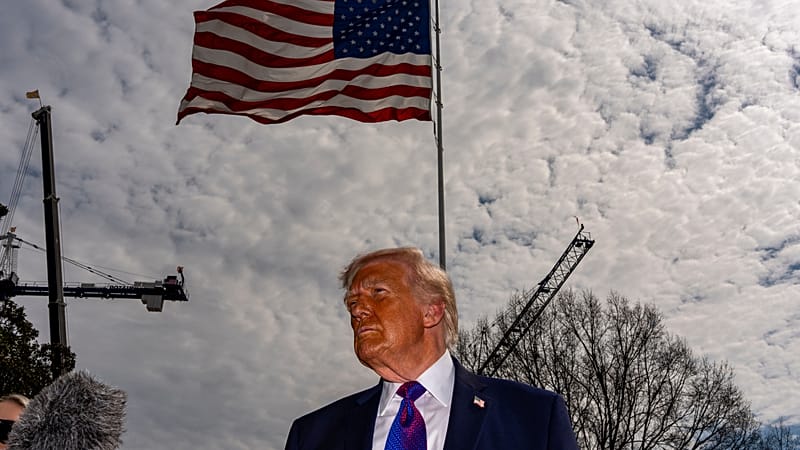 EUA: Trump ameaça tarifa de 100% sobre vinho e champanhe franceses ...