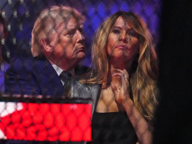 Melania Trump: Fake-Kuss bei Melania und Donald - diese Szene sorgt für ...
