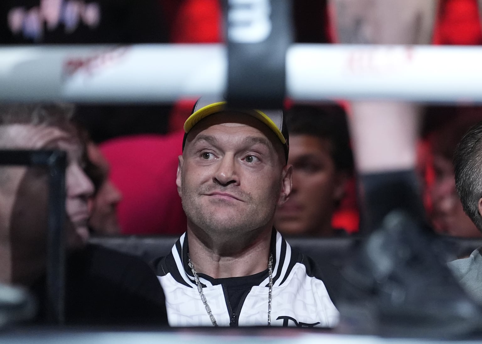 Tyson Fury sparks controversy with 'Donald Trump for prime minister' hat