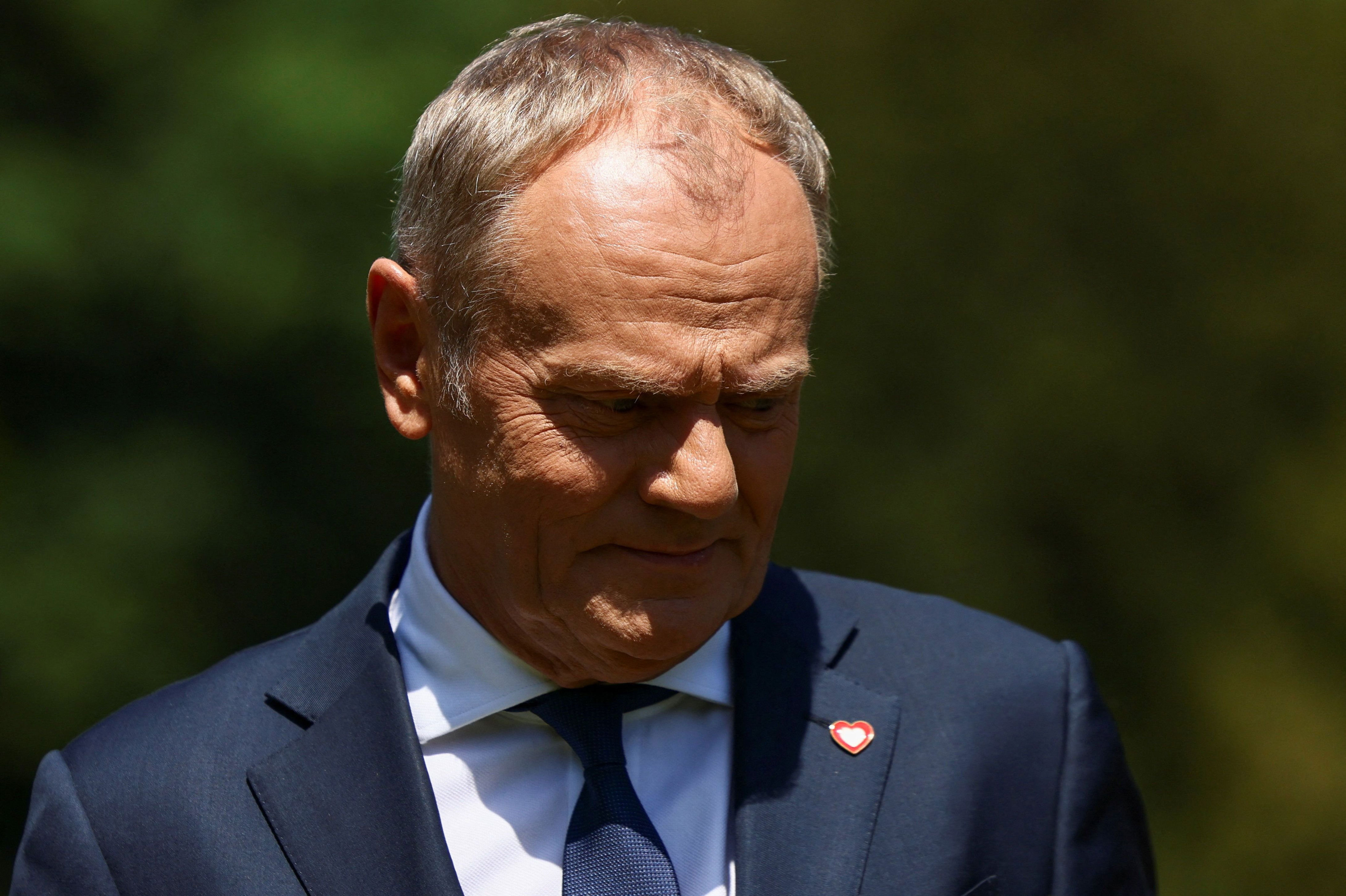 Sondaż: PiS goni KO. Koalicjanci Donalda Tuska poza Sejmem. Razem przed ...