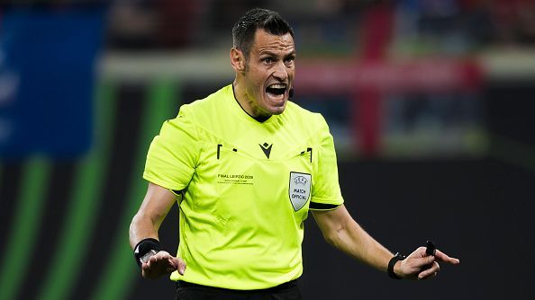 Why referee for Uruguay vs. Saudi Arabia at World Cup is wearing pink