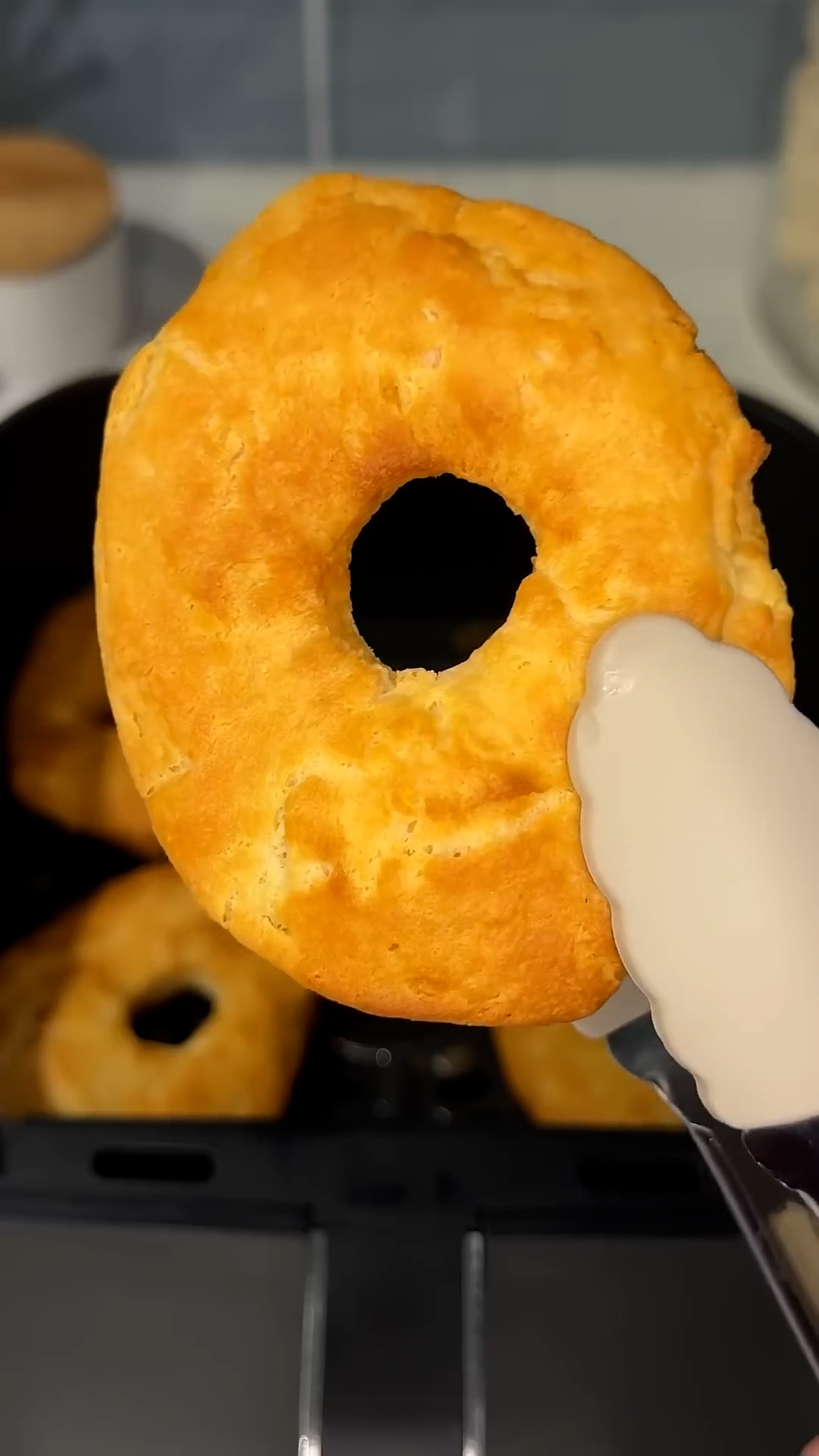 Air fryer turns store biscuit dough into fluffy glazed donuts