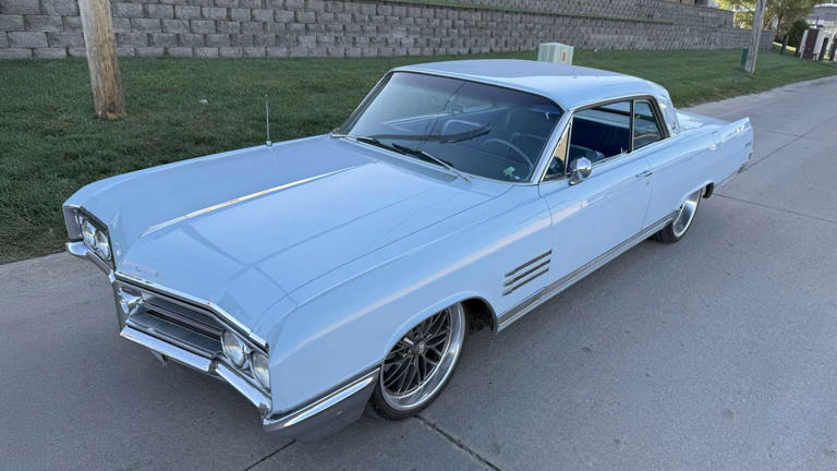 What made the Buick Wildcat 425 the quietest muscle sedan ever