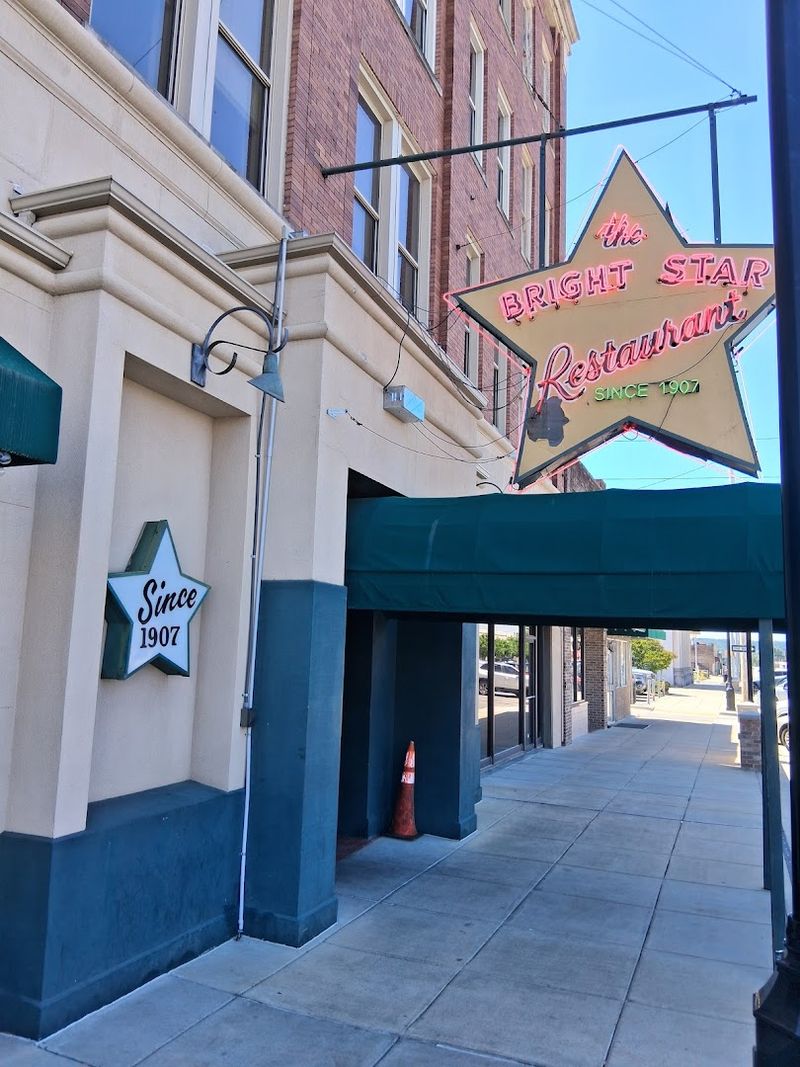 America's oldest restaurants that are still serving incredible food ...