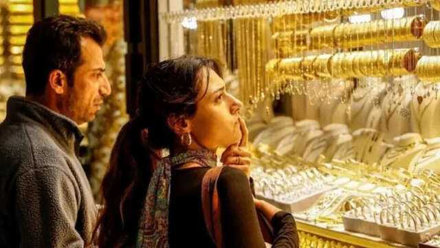 Gold and silver prices surge amid global uncertainty
