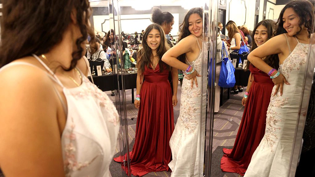 UK parents face rising prom costs and social pressure