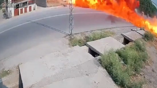 2 dead after Pakistani military trainer plane crashes and bursts into ...