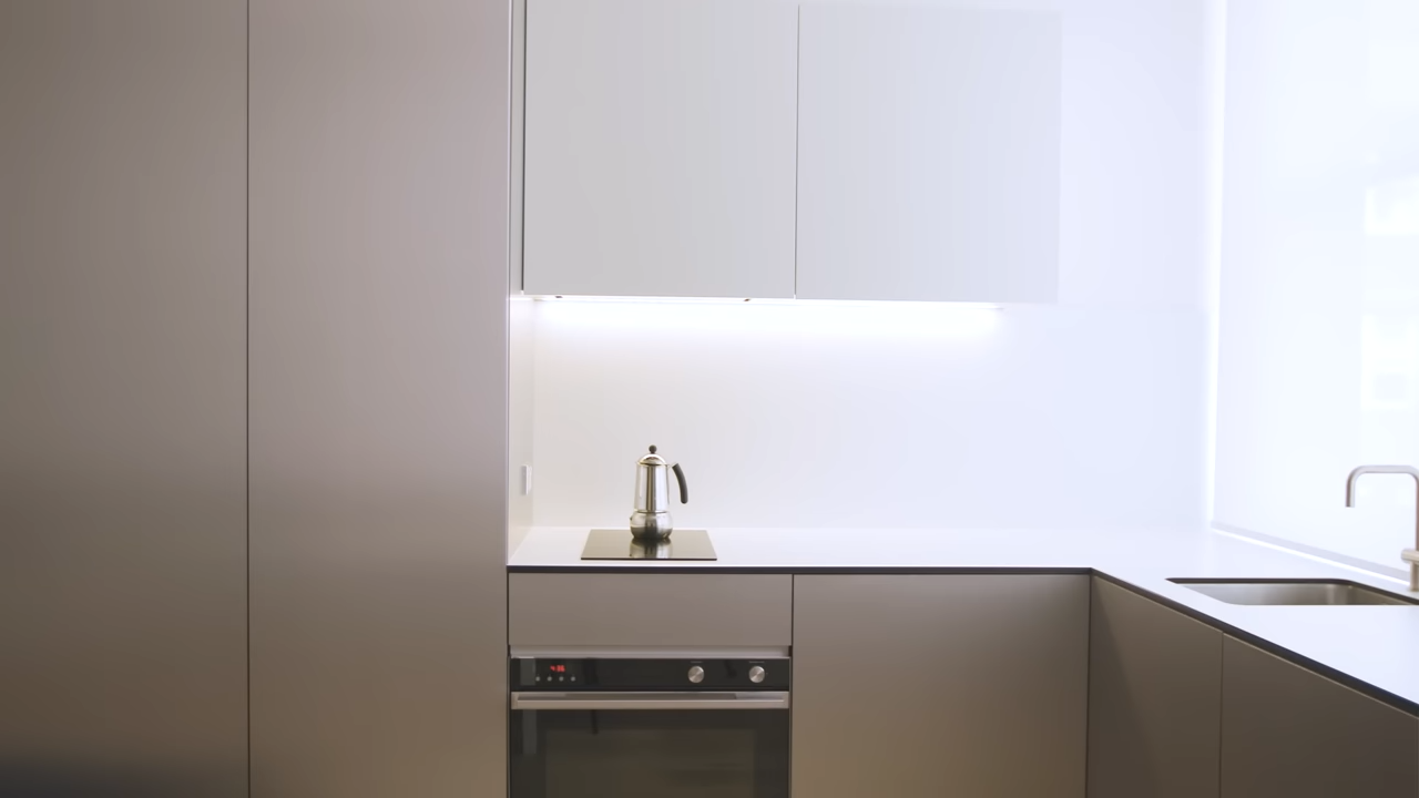 This 30sqm/322sqft apartment looks bigger than it is... here’s why