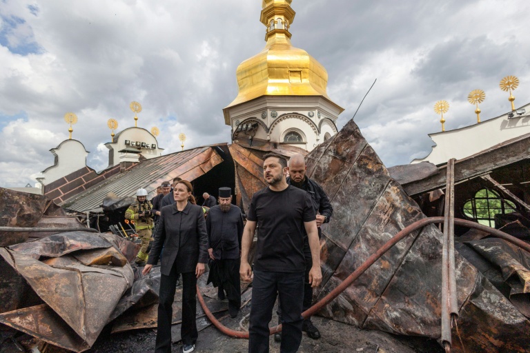 Selenskyj: Russische Drohnen verursachten Brand in Weltkulturerbe ...