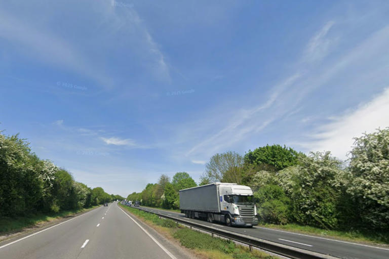 A34 shut: Lorry overturns on major Hampshire A-road - 15-mile diversion ...