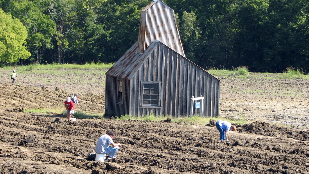 Hunt real diamonds in Arkansas state park