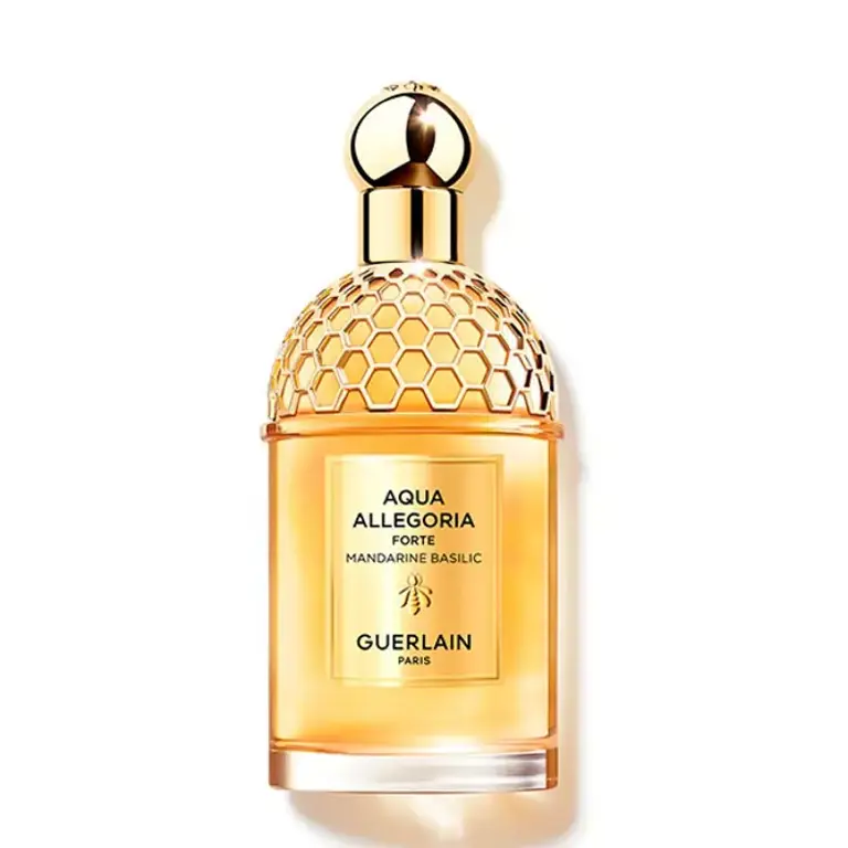 Perfumes frescos que duran todo el día para oler bien en verano