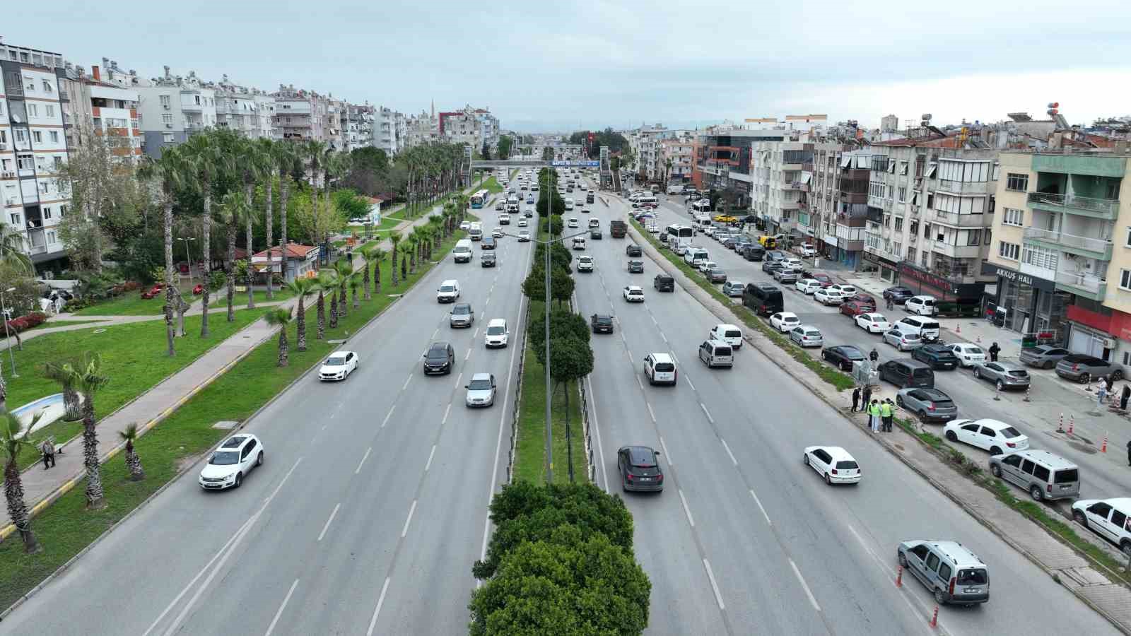 Gazi Bulvarı’nda trafik akışını rahatlatmak için çalışma başlatıldı