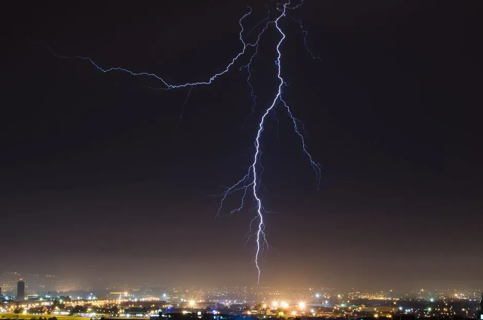 After 11 years tracking storms, these weather myths still refuse to die