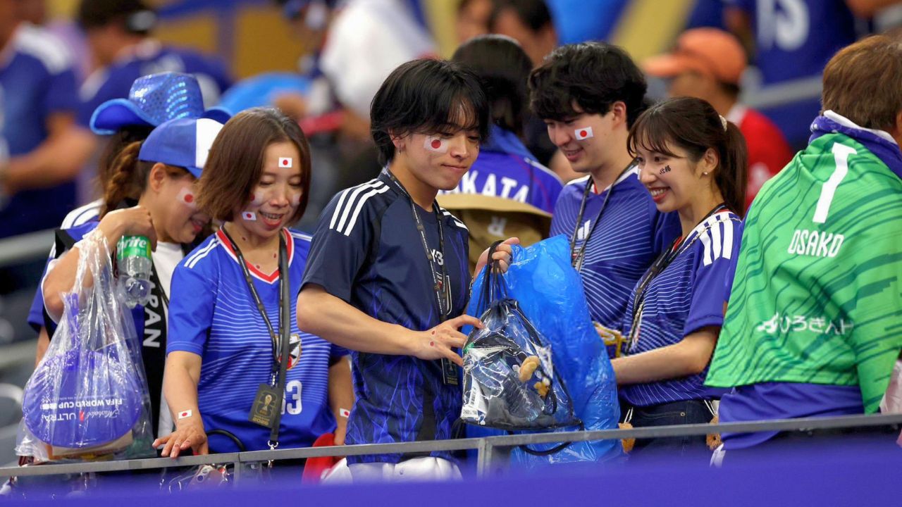 Watch: Fans of Japan football team win hearts at Dallas Stadium after ...