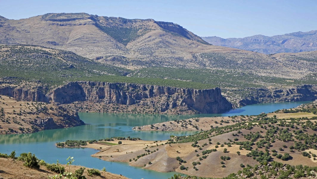 Study pushes Euphrates River’s origin back millions of years