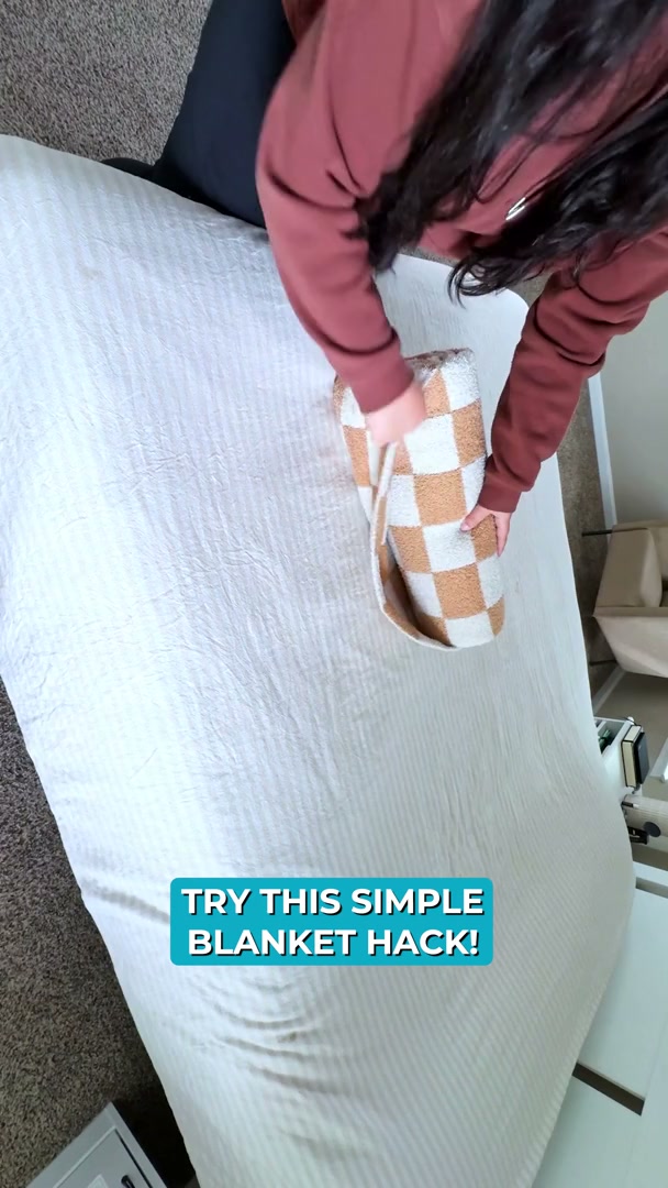Cover your mattress with cotton balls for this easy bedroom hack!